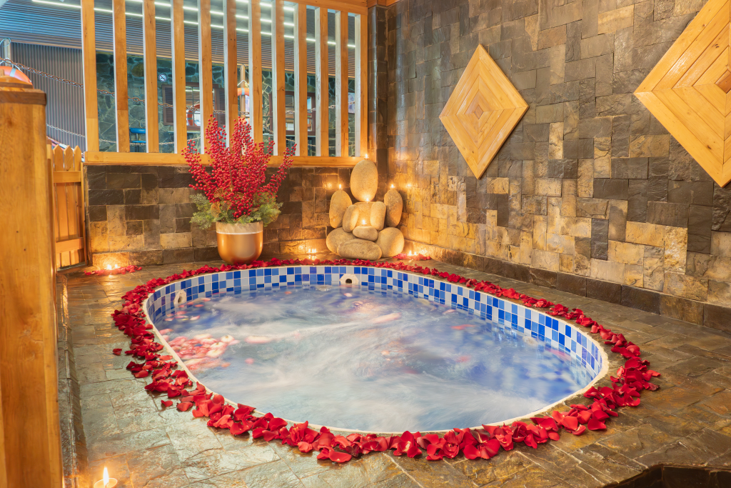 JACUZZI, SAUNA & STEAM BATH - KIM DO - ROYAL HOTEL SAIGON